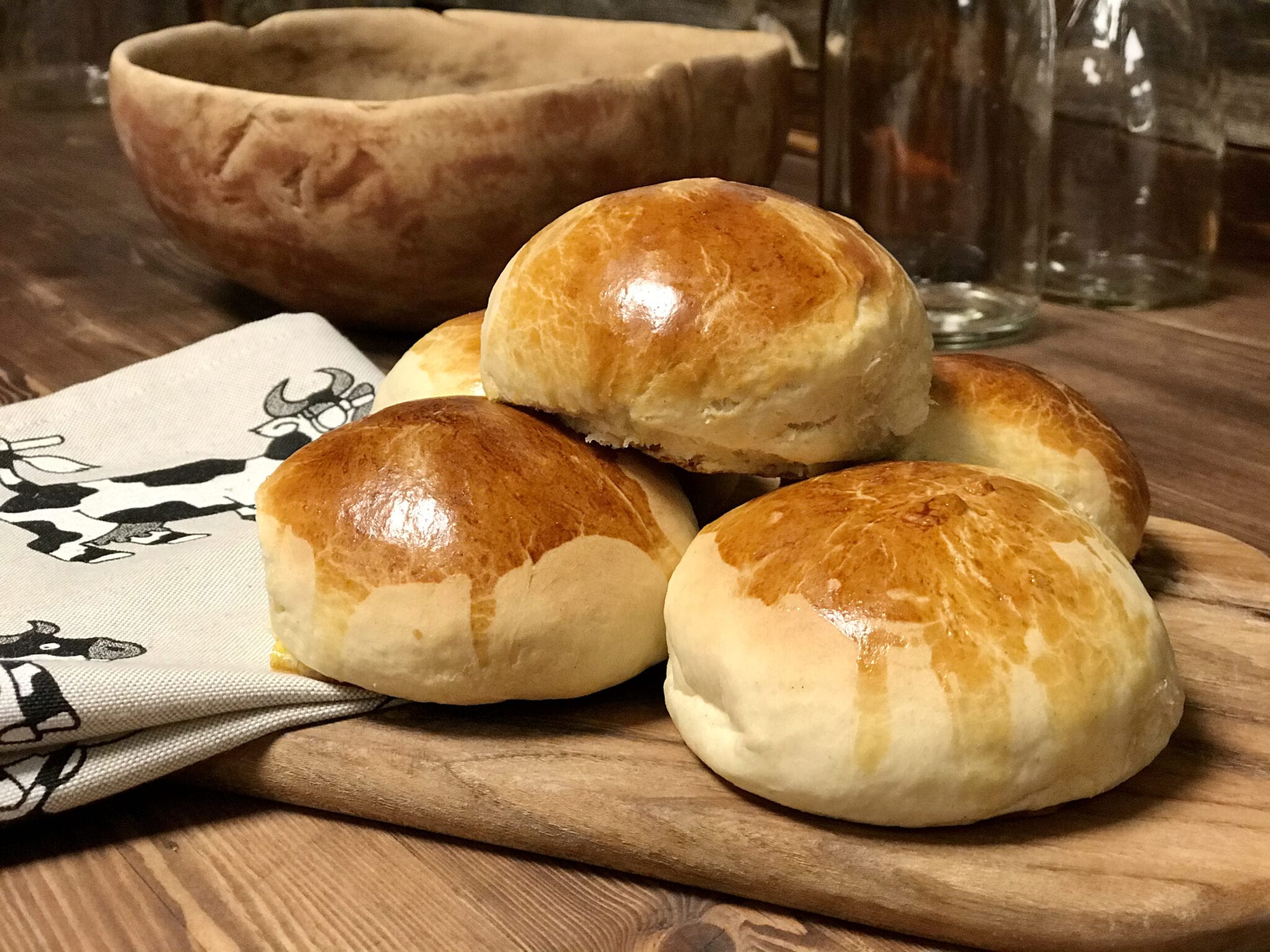 Oppskrift på hveteboller med økologiske meieriprodukter